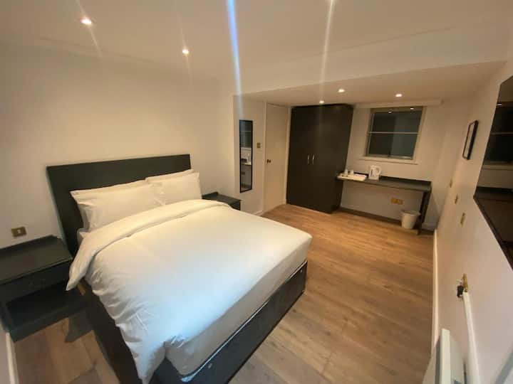 Standard Double| Oyo The Rivenhall Hotel In Witham - Chelmsford