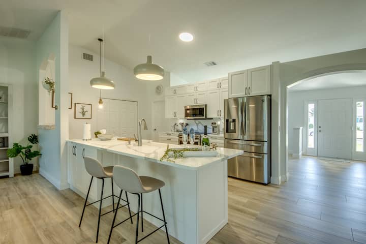 Upgraded Interior - Bbq - Roomy - Big Yard - Cape Coral, FL