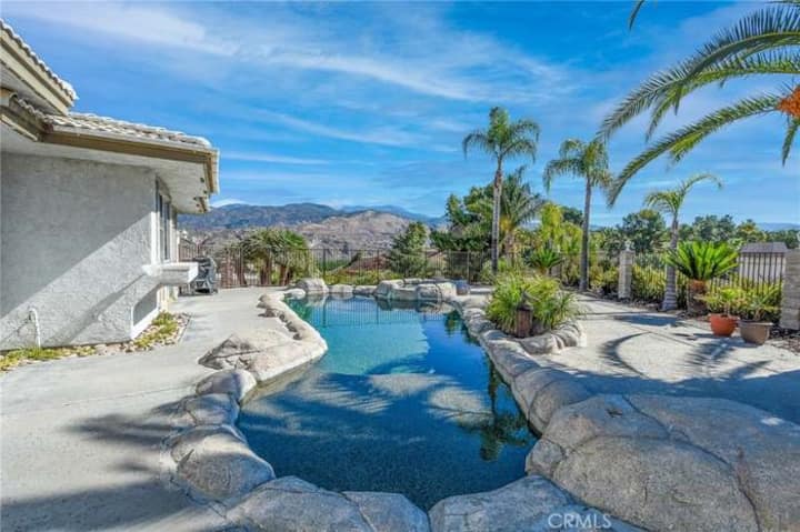 Jet'd Hot Tub (Salt Water)-bbq-ac-6 Tvs-10 Beds - Hemet, CA