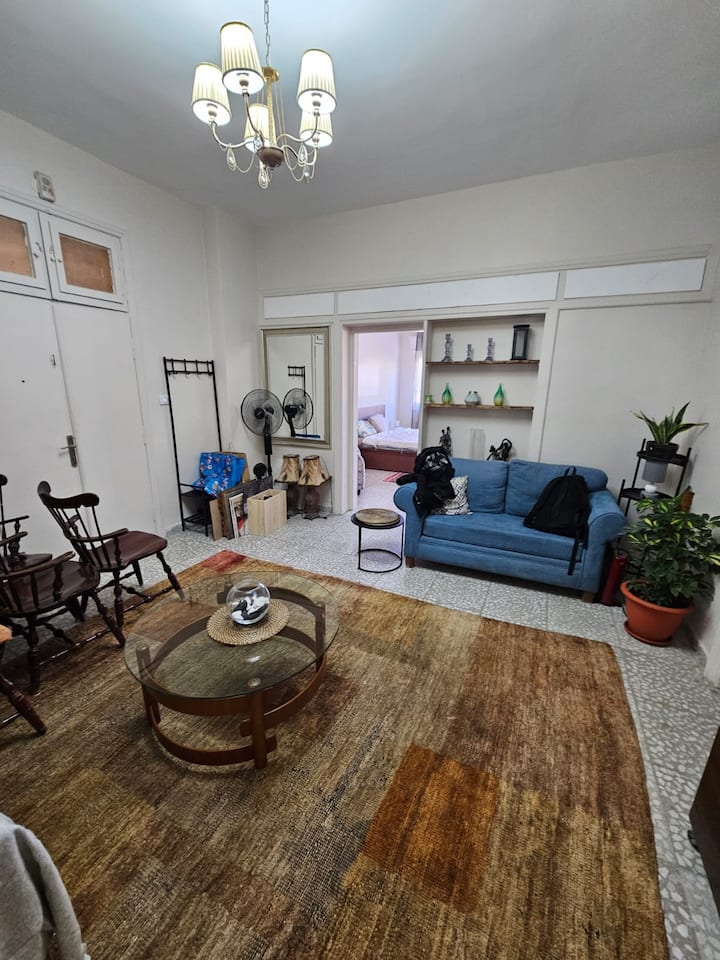 Nice Sunny 4 Bedroom Apt In Weibdeh - Amman