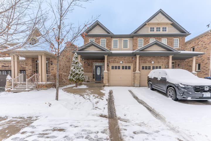 Charming - 5 Br - Caledon House - Caledon, ON, Canada