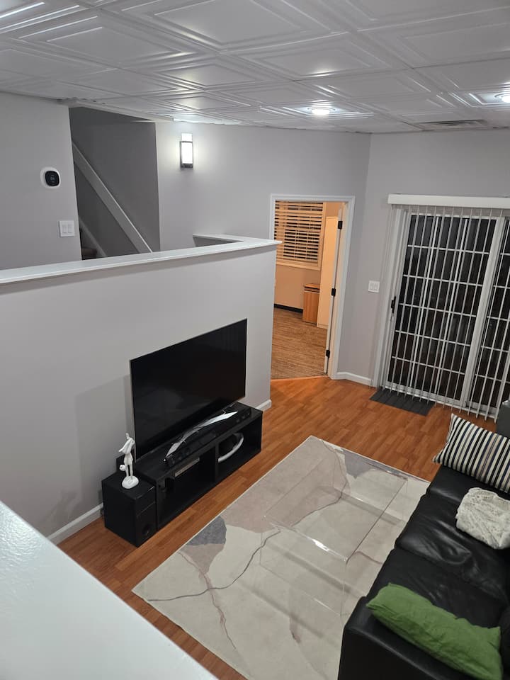 Basement Apartment In Townhouse - Beacon, NY