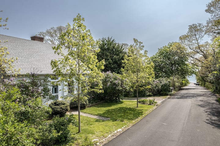 Close To Town With Ocean Access - Oak Bluffs, MA