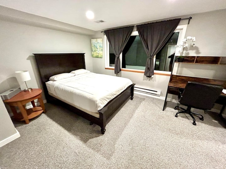 Spacious Room, Great Light, View - Renton, WA