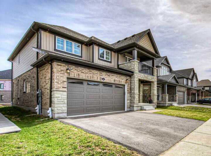 Beautiful House Near Grand River & Kiwanis Park - Kitchener