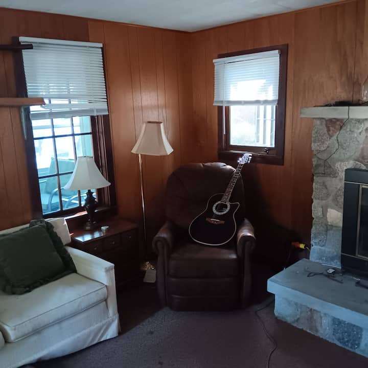 Waterfront Cabin On Platte Lake - Honor, MI