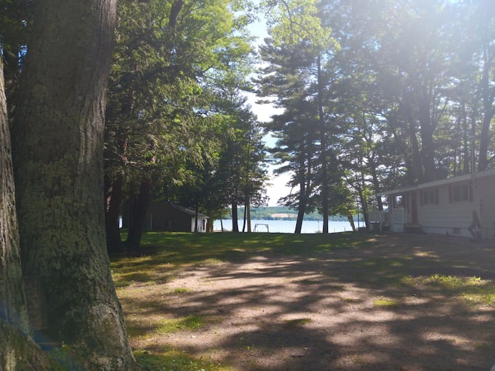 Lakeside Cabin Near Sleeping Bear Dunes - Honor, MI