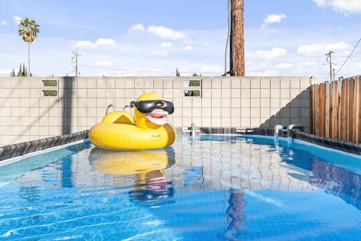 6br Duplex- 3mi Disney! Pool/hottub/theater/arcade - Cerritos, CA