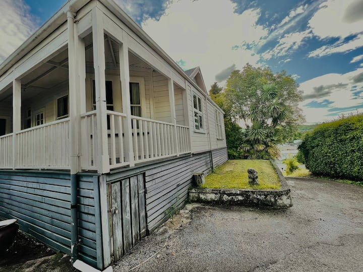 Charming 100-year-old Modern Villa - Te Kuiti