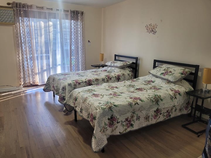 Forest Hills Home Up To 8 People - Great Neck, NY