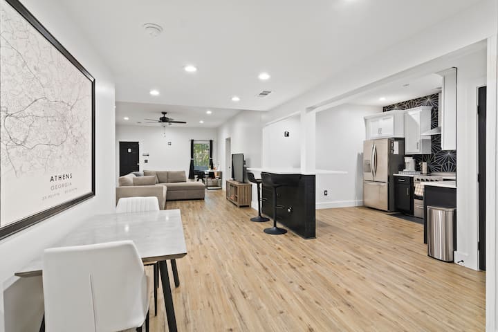 Modern Comfort Retreat • Fireplace • Gym • Games - Athens, GA