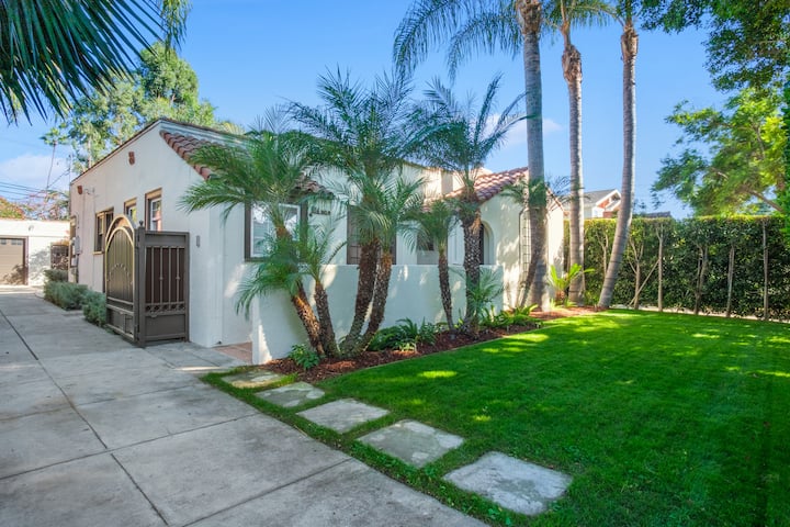 Weho Central 3 Bedroom Spanish Colonial & Garden - Los Angeles, CA