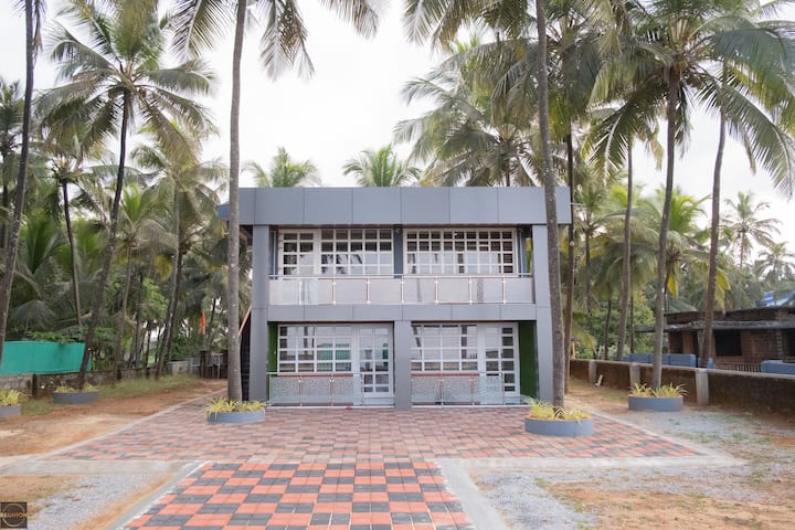 Reunion Ocean Waves - Alpha - Udupi