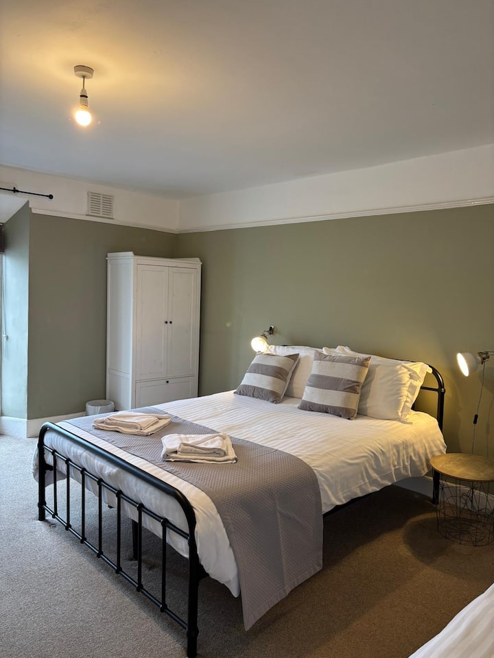 Family Room At The Mariners - Falmouth