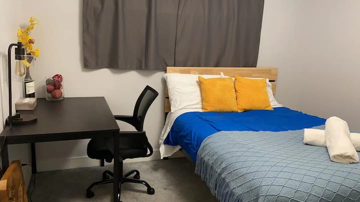 Quiet Room #5 With Free Parking - Mountain View, CA