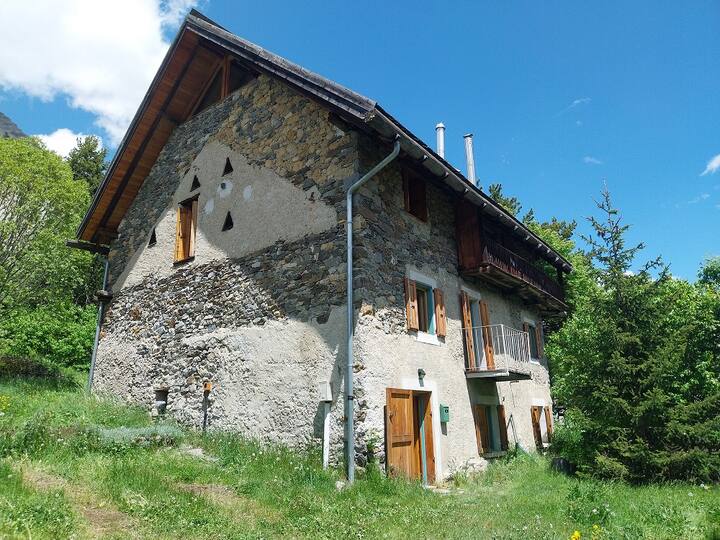 Gîte De Groupe La Salamandre - Névache
