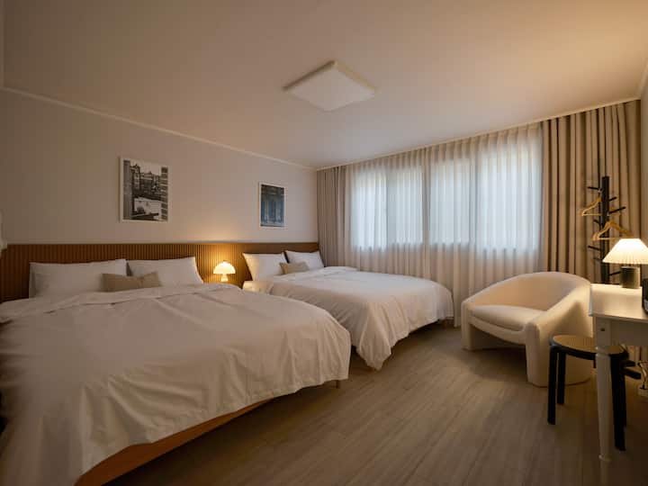 목동홈_4인 기준(최대 6명)/무료주차/공항버스/목동역12분/홍대 30분/고척스카이돔7km - Bucheon-si