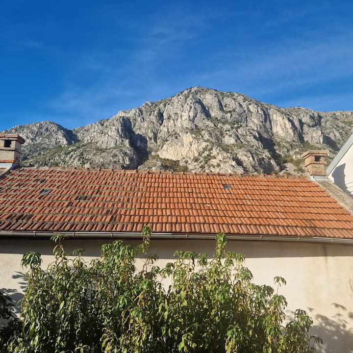 Ruhig Gelegene Wohnung. - Mostar