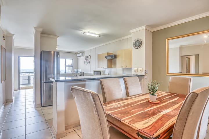 An Elegant 2-bedroom Apt In Sandton - Sandton