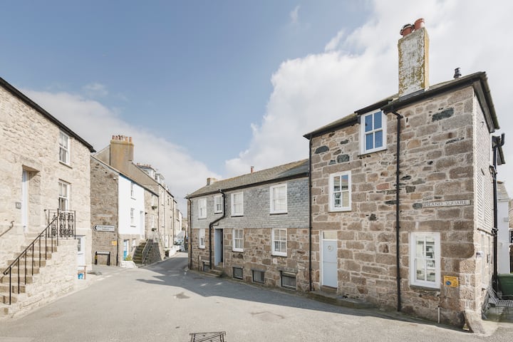 Grade 2 Fisherman's Cottage - Saint Ives