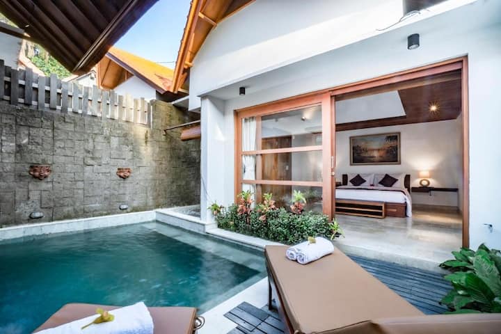 Immerse Yourself In Private Pool Villa Wth Kitchen - Ubud