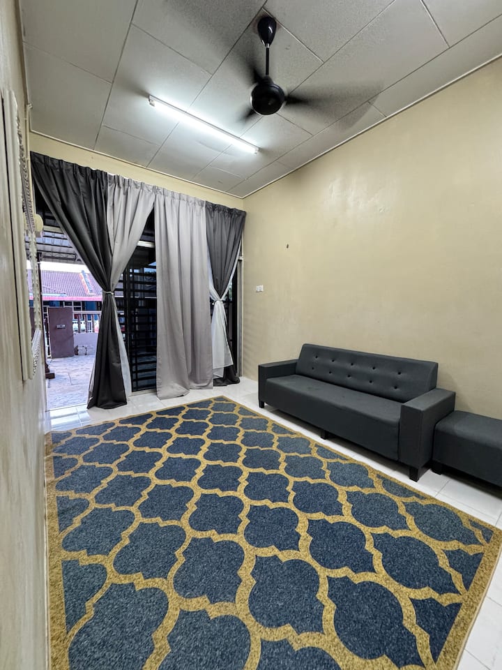 D’anggun Homestay - Gurun