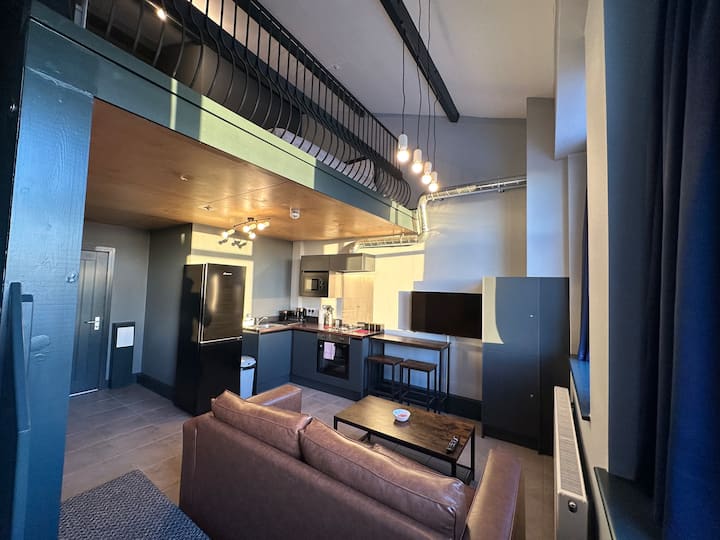 Stylish Mezzanine Apartment + Free Parking - Newcastle upon Tyne