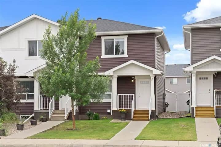 2 Bedrooms And Bathroom Ensuite - Regina