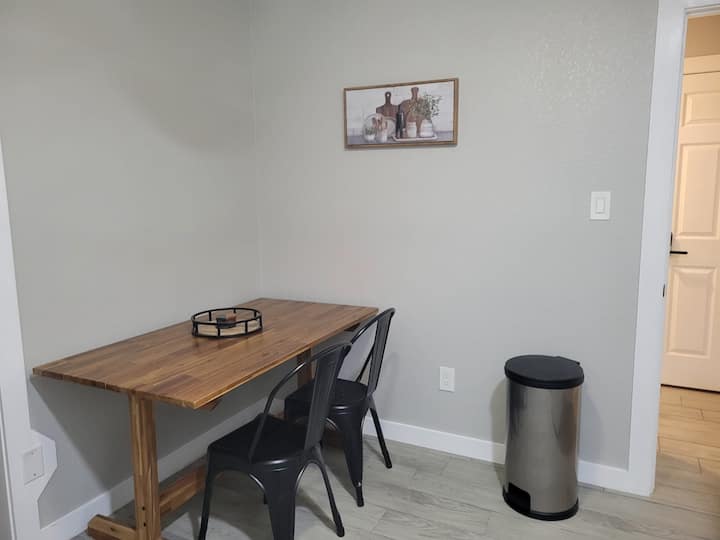 (2m) Serene Studio The Woodlands - Champion Lake, Spring