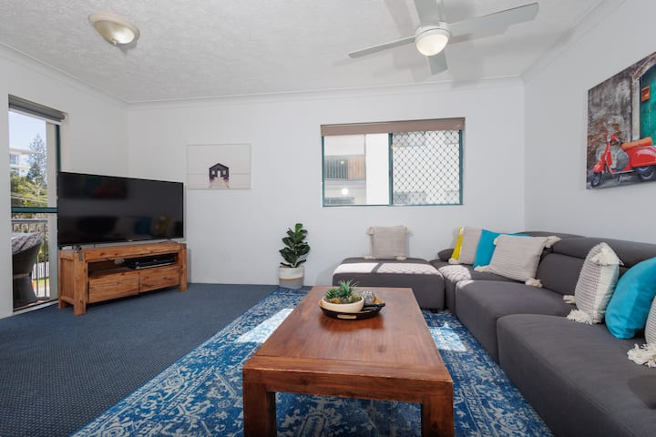 So Close To Bilinga Beach - Gold Coast