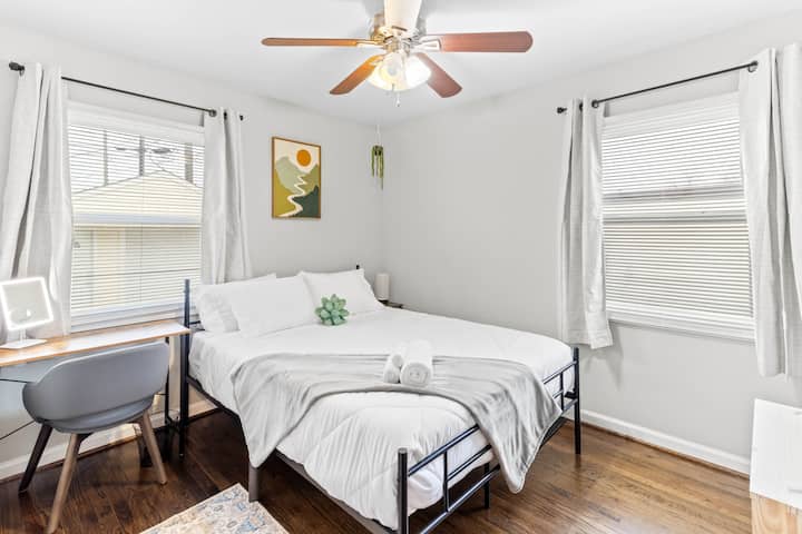 Queen Room In Non-toxic Home - Royal Oak, MI