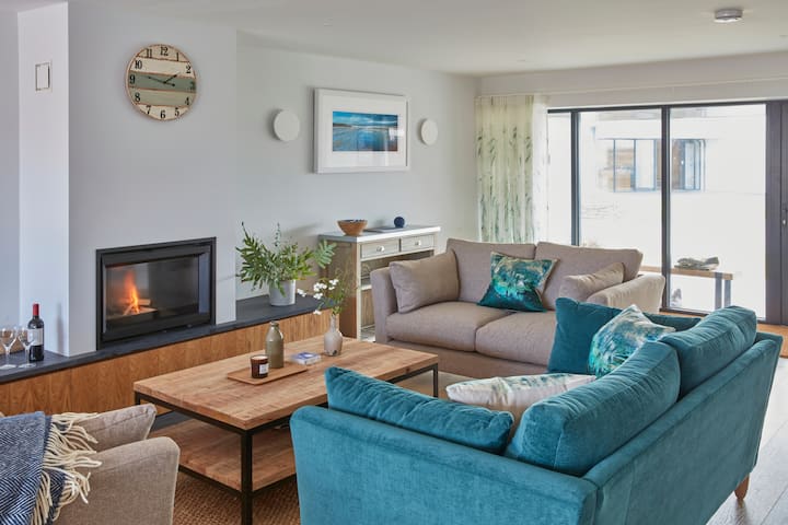 Memories At Highcliffe - Padstow