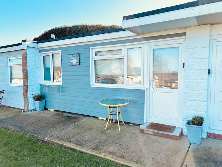 2 Bedroom Chalet Sb88, Sandown, Isle Of Wight - Sandown