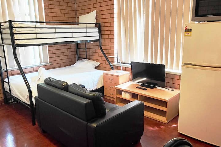 Long Stay Great Location Convenient Studio - Liverpool