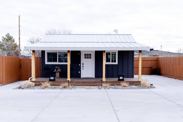 The Black Bird Bungalow - Twin Falls, ID