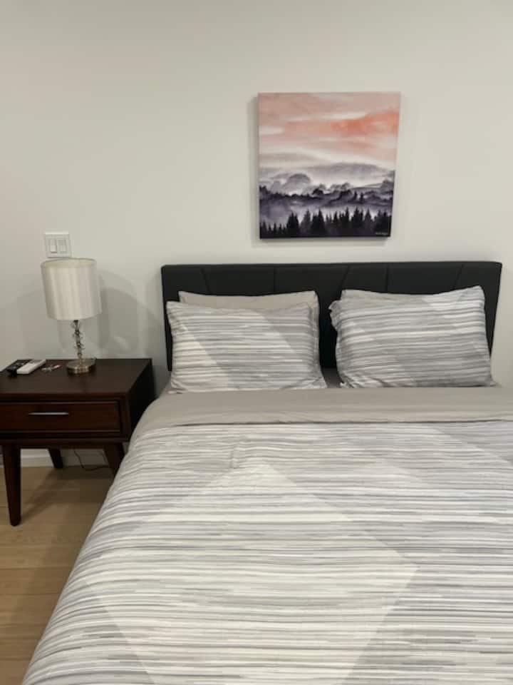 Modern Brand New Studio Close To Downtown - Sacramento, CA