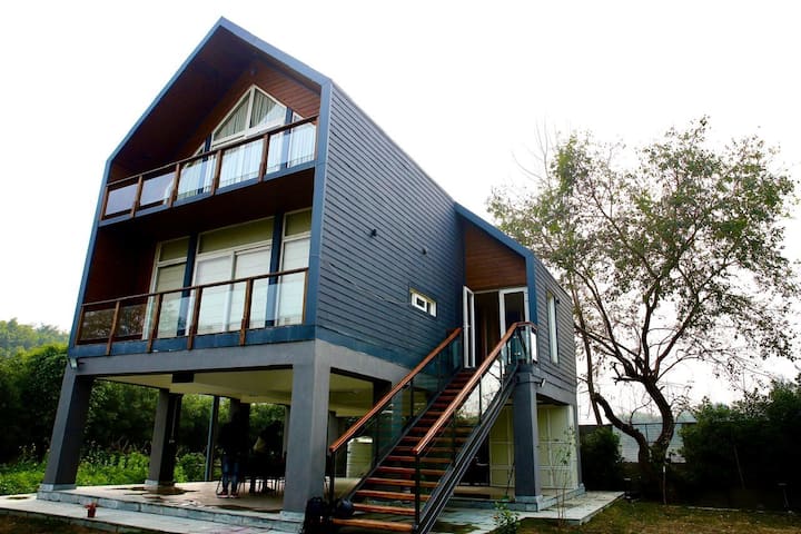 The Blue Cabin X 8mh | Noida - Faridabad