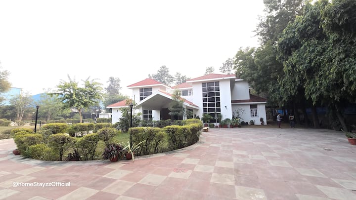 Luxurious 6bhk Farmhouse In Sector 67, Gurgaon - Gurgaon