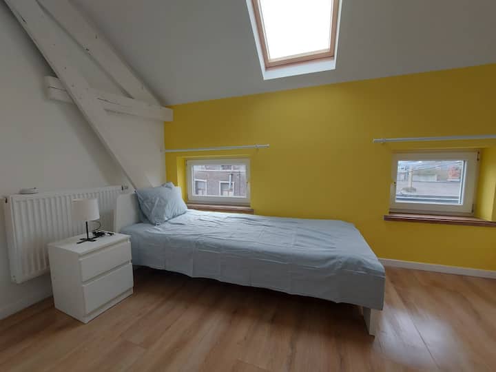 Cozy Room In Jumet-charleroi - Charleroi