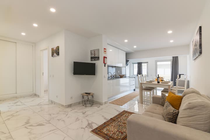 Indulgent Escape - Praia Da Rocha - Ferragudo