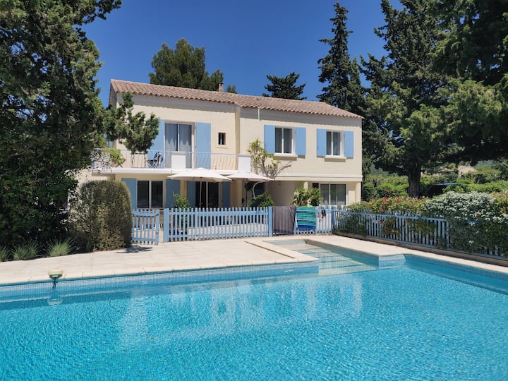 Villa Avec Piscine à Lourmarin. - Lourmarin