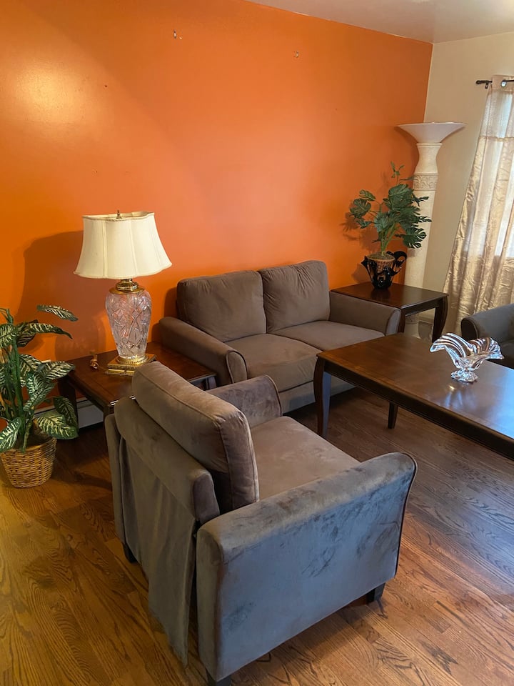 Large 3-bedrooms/2-bath Apt, One Block To Train - Clason Point – Bronx NY