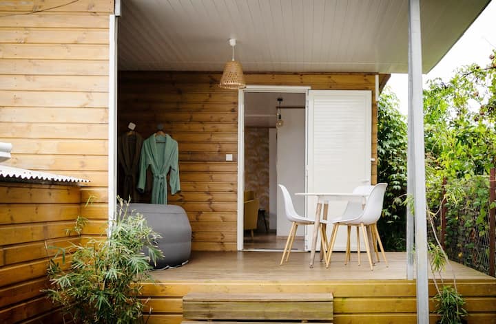 Bungalow Indépendant + Jacuzzi - Saint-Pierre