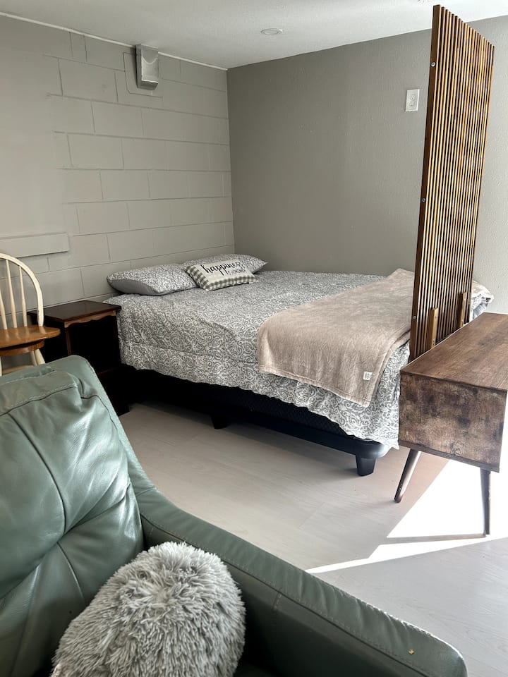 Lovely Studio - Sanford, FL