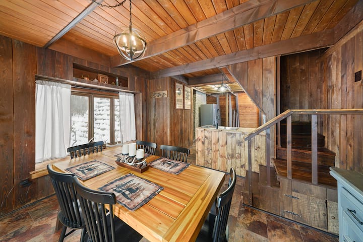 Peaceful Rustic Entire A-frame Cabin In The Woods - Lake Erie, PA