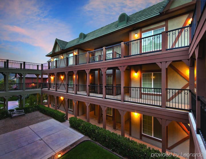 Spacious 3bdrm In Solvang - El Capitán State Beach, Goleta