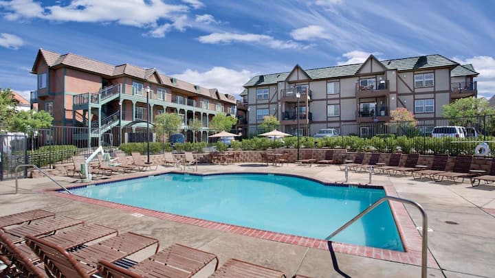 Spacious Solvang Sleeps 6-7 A - 솔방