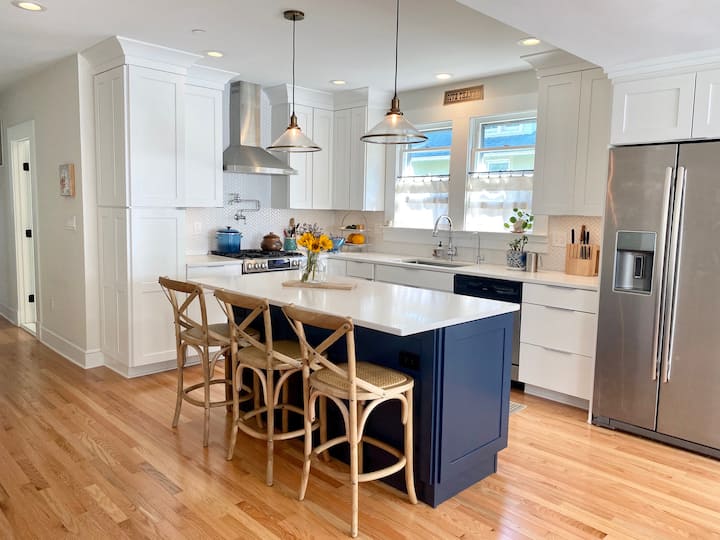 Charming Renovated Eastport Home - Annapolis, MD