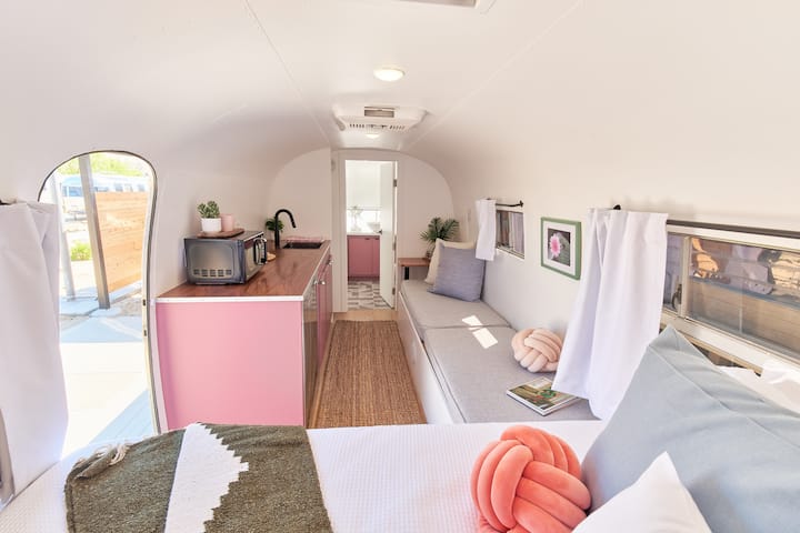 Rosina Airstream For Elegant Evenings - Desert Hot Springs, CA
