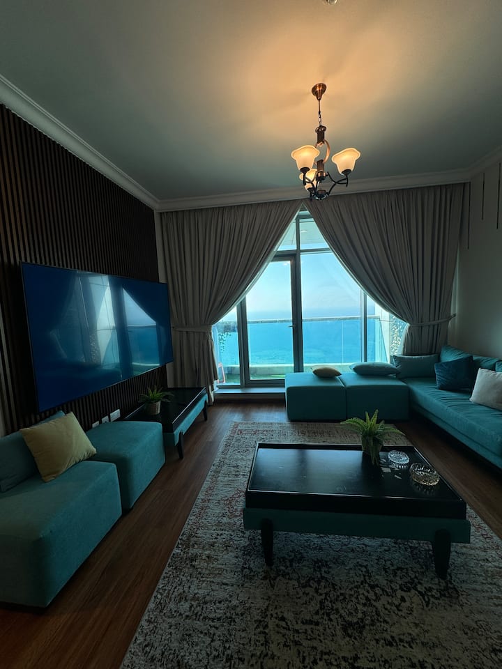 Sea View Perfection: Luxe & Cozy Apartment - Ajman